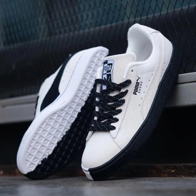 Jual sepatu pria original puma suede other side off white black ...