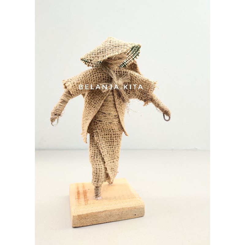Jual Miniatur Patung petani goni / hiasan meja goni / pak tani goni ...