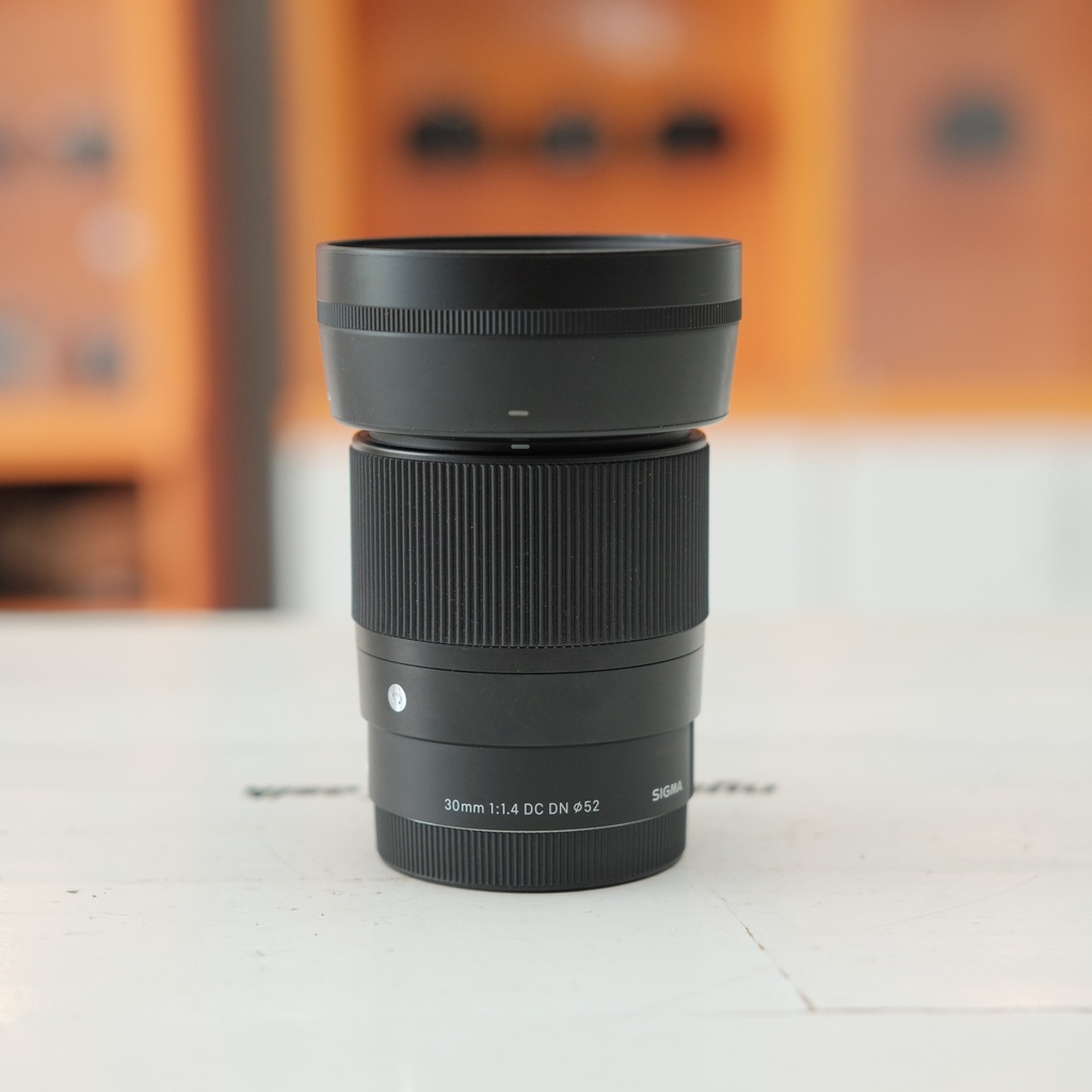 Jual LENSA SIGMA 30MM F1.4 DC DN FOR SONY SECOND FULLSET MULUS LIKENEW ...