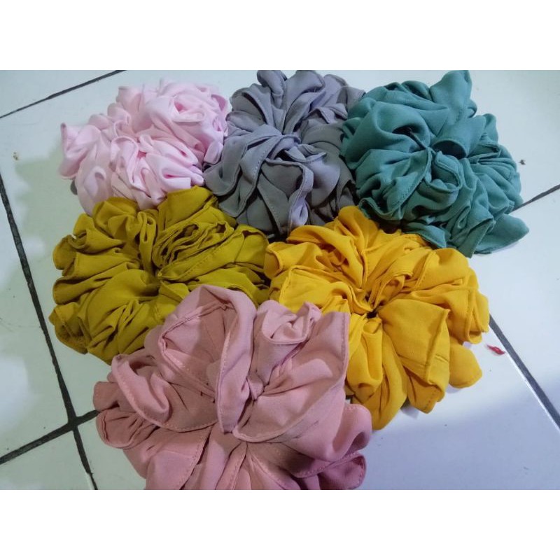 Jual ikat rambut hijab scrunchie jumbo kunciran jumbo cepolan hijab ...