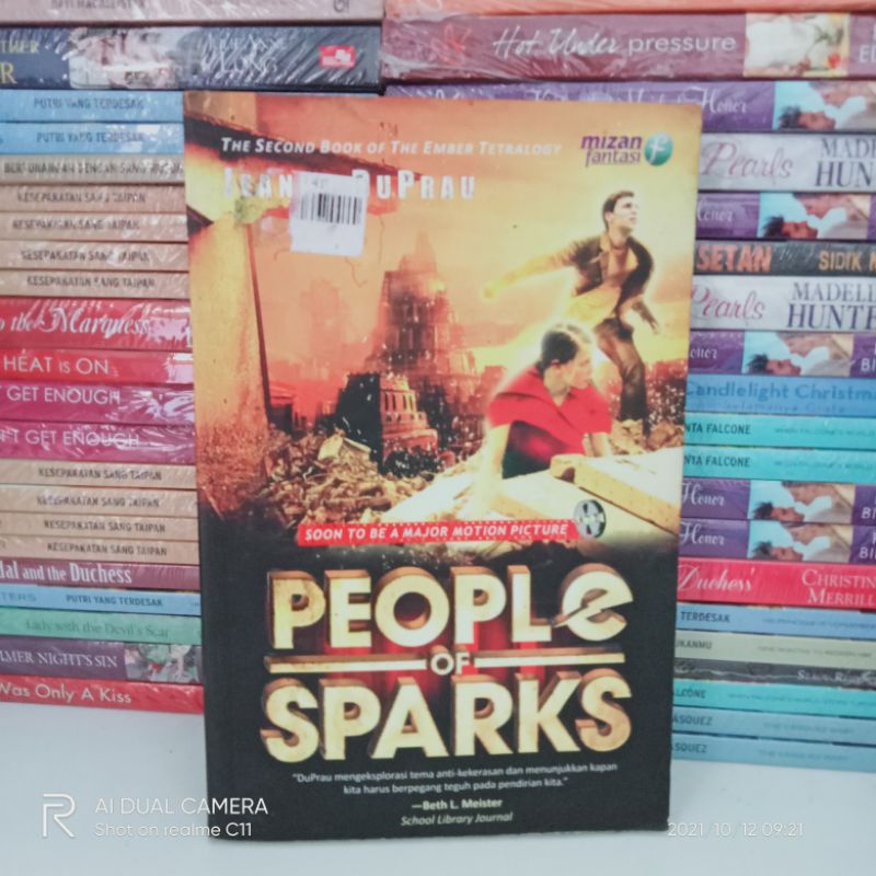 Jual Buku Super Murah - Novel People Of Sparks | Shopee Indonesia