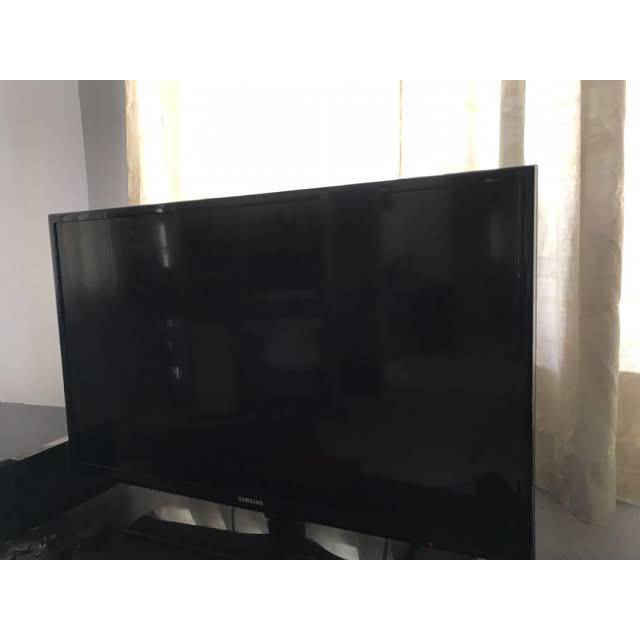 Jual TV Samsung 32 Inch Layar Retak Di Dalam Mesin Masih Berfungsi ...