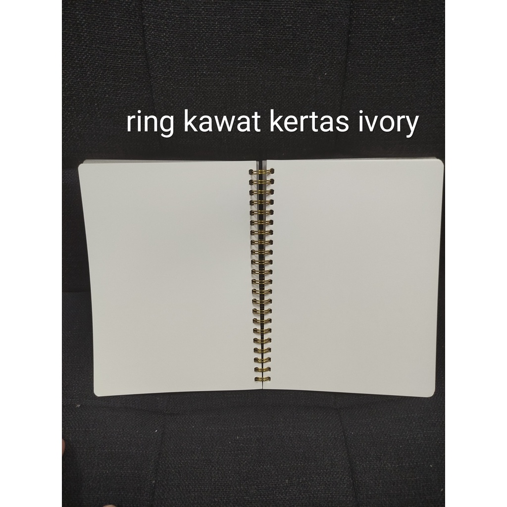 Jual buku spiral oxford a5 polos 80 lembar awan merah | Shopee Indonesia