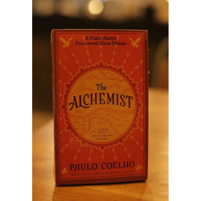 Jual The Alchemist : 25th Anniversary Edition Paulo Coelho | Shopee ...
