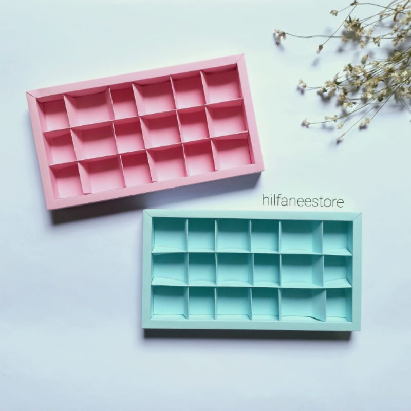 Jual Box Coklat Praline || ukuran 4 x 4 x 2,5 cm || sekat 18 | Shopee ...