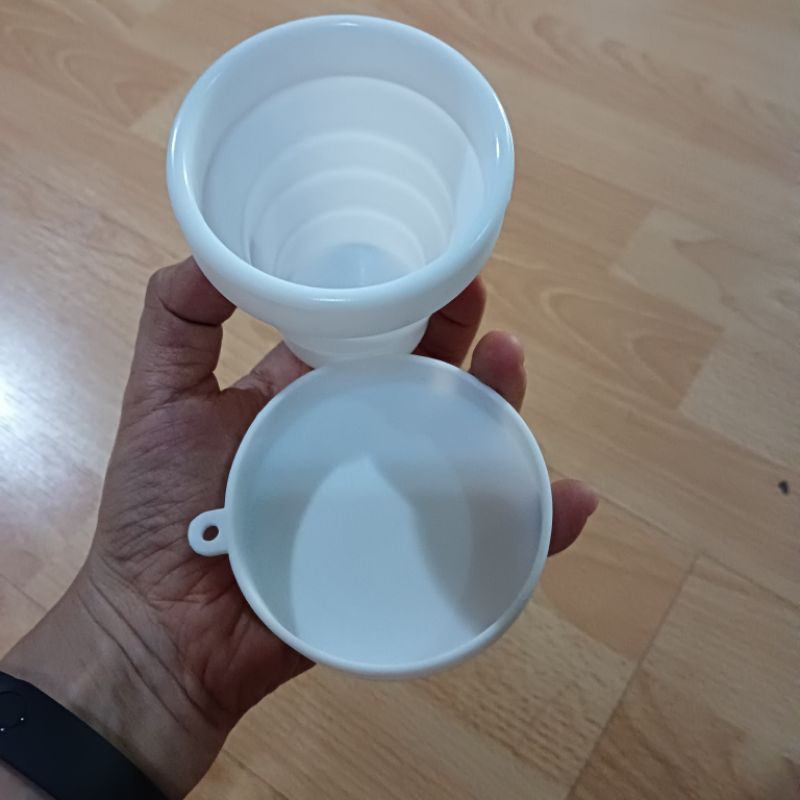 Jual foldable cup silicone mini ukuran kecil gelas lipat | Shopee Indonesia