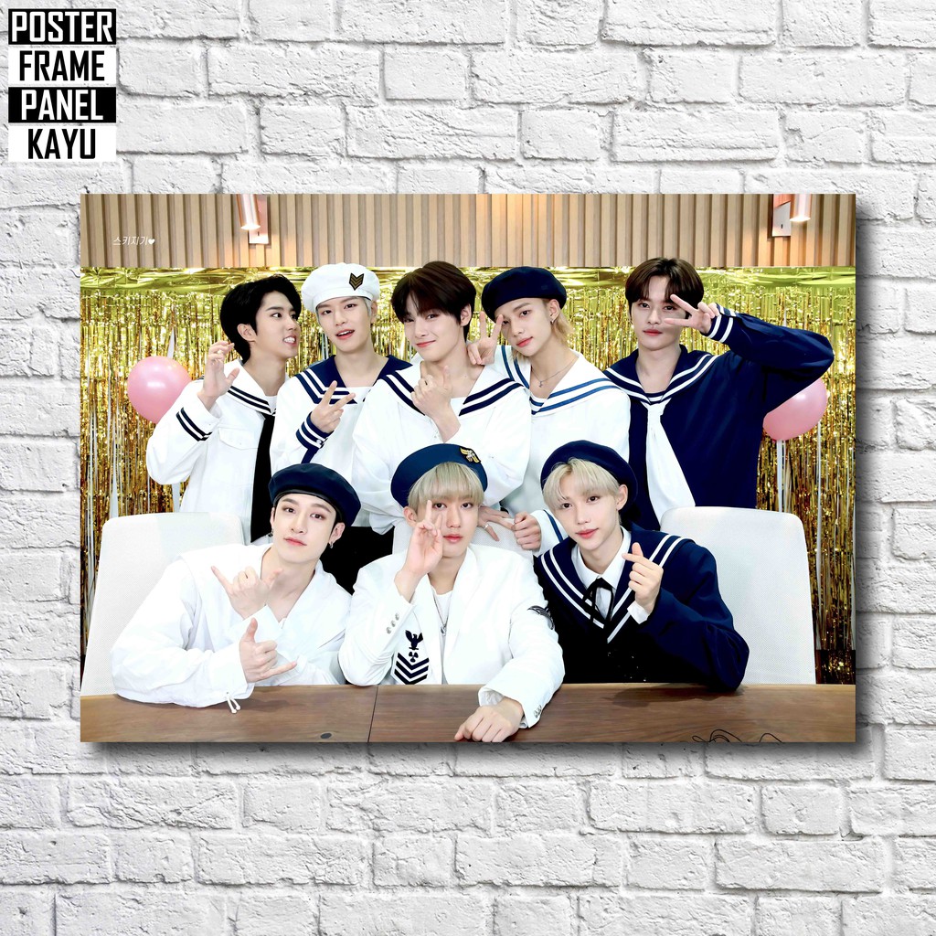 Jual Poster Stray Kids Frame Kayu Solid A4 SK006 | Shopee Indonesia