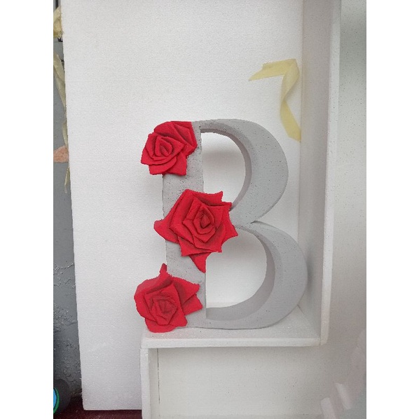 Jual inisial nama + karakter | Shopee Indonesia