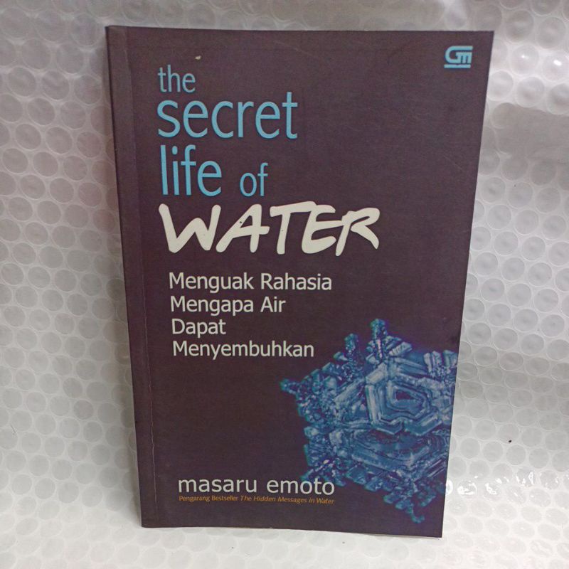 Jual BUKU THE SECRET LIFE OF WATER - Masaru Emoto | Shopee Indonesia