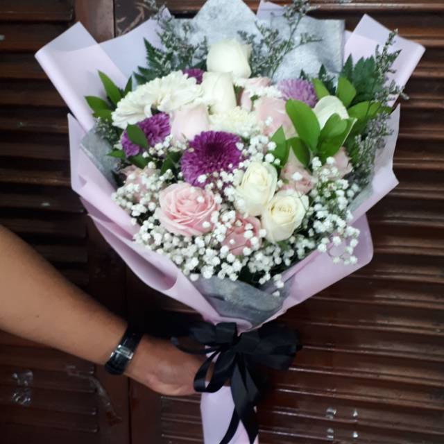 Jual Buket bunga/bunga wisuda/buket wisuda/hand bouquet/ulangtahun ...