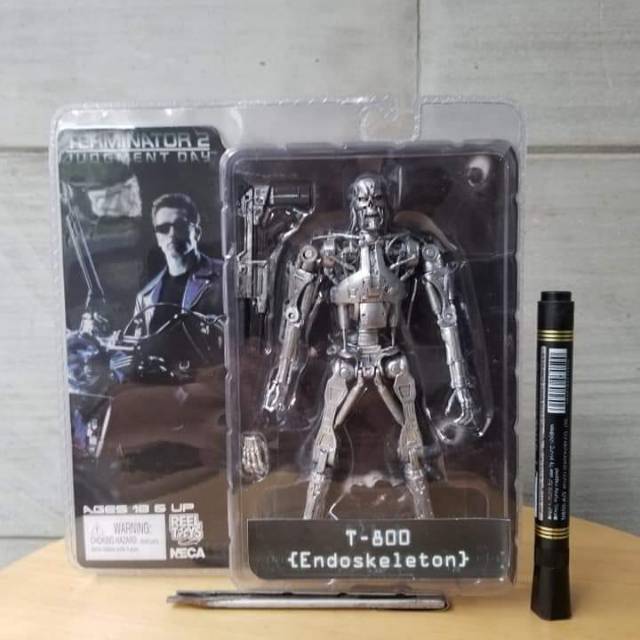 Jual mainan action figure T800 endoskeleton terminator 2 judgement day by neca tinggi sekitar 7 ...