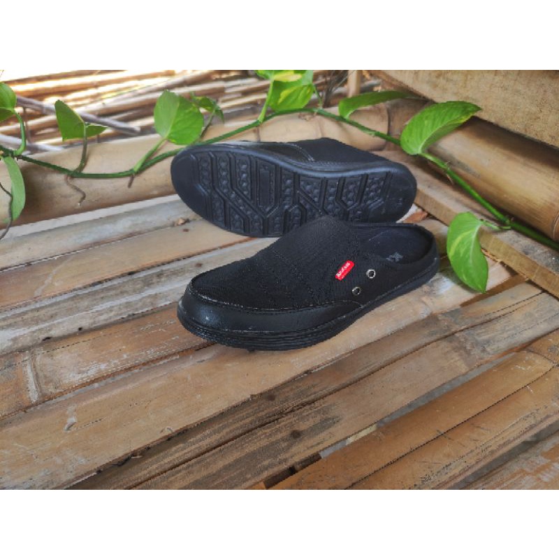 Jual kickers pria / slop pria / sepatu pria / sepatu selop pria/ slop ...