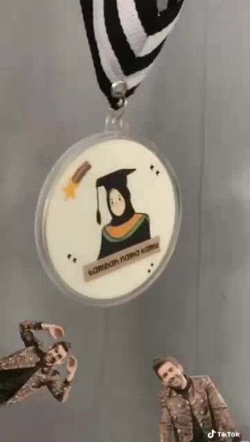 Jual Medali custom / Medali Murah / Piagam Custom / Medali Wisuda ...