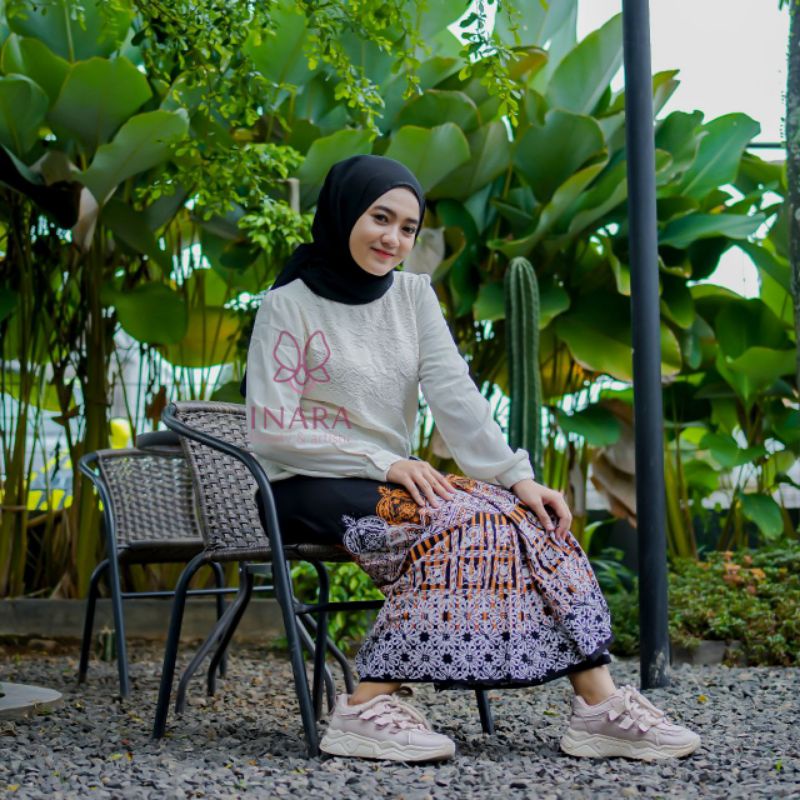 Jual SARUNG BATIK INARA |SARUNG BATIK CEWEK| SARUNG SANTRI PUTRI ...