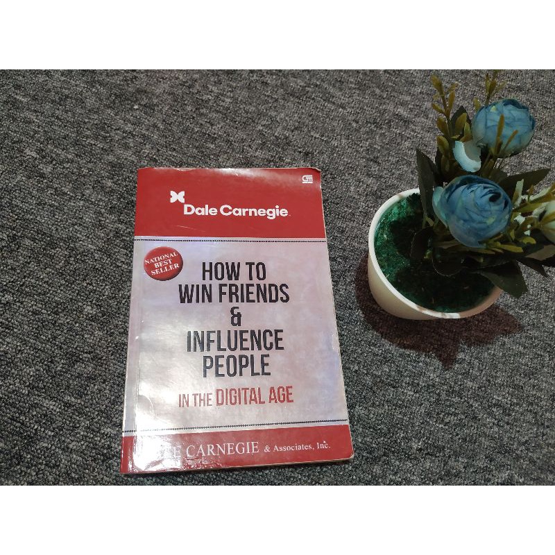 Jual Buku How to Win Friends & Influence People | Shopee Indonesia