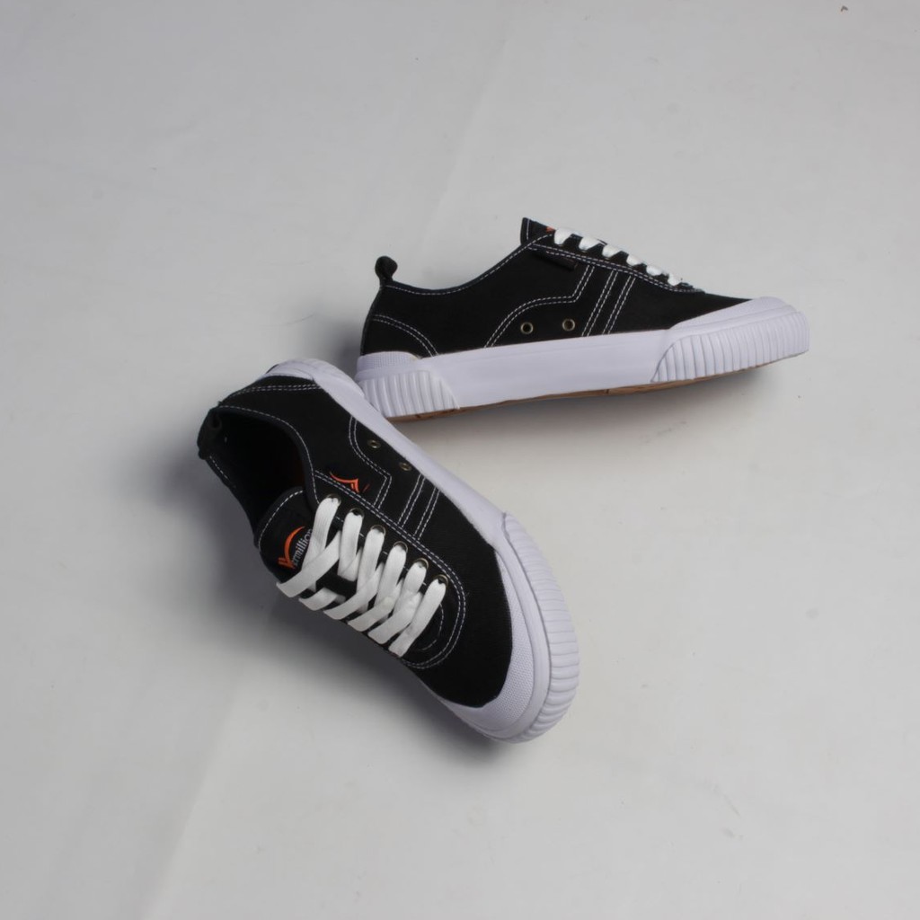 Jual Sepatu Sneakers Vermillion Boston LC Black White | Shopee Indonesia