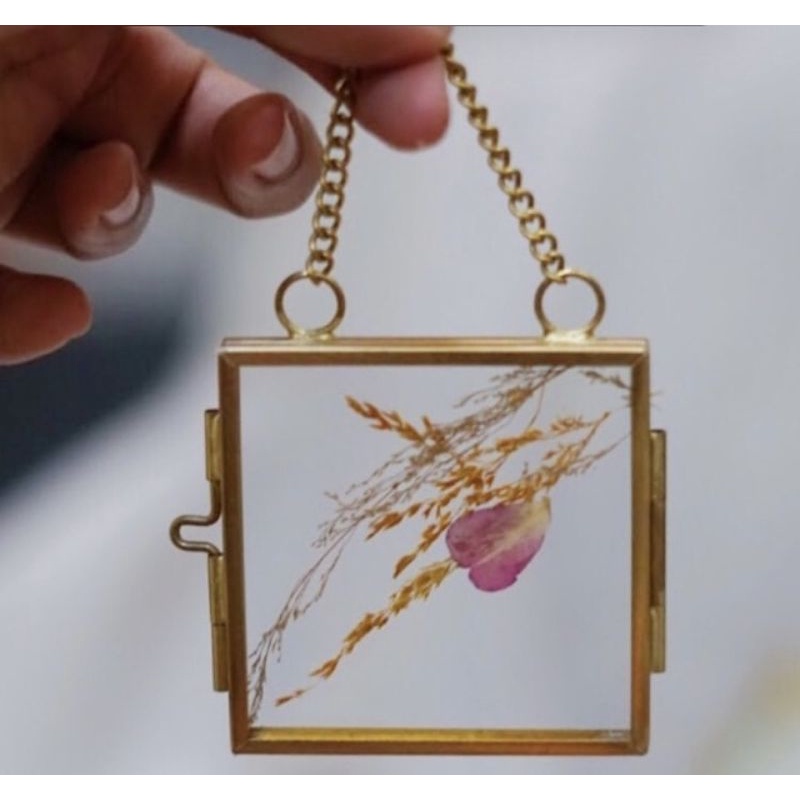 Jual mini frame gantung 6x6cm | Shopee Indonesia