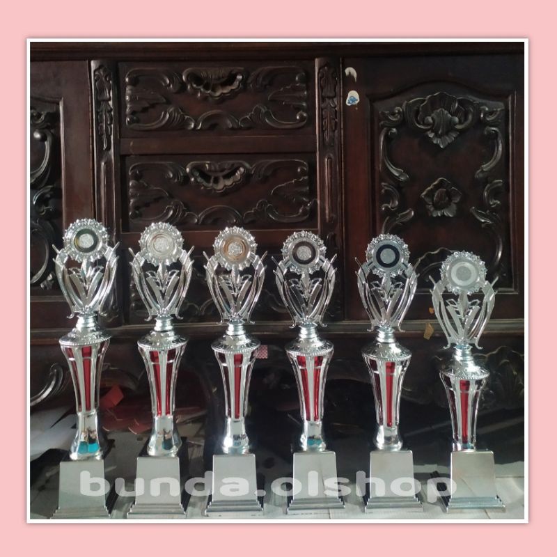 Jual Piala Trophy Tropi Set Tema Kemerdekaan Merah Silver | Shopee ...