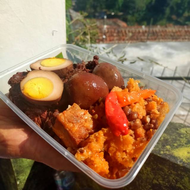 Jual Gudeg komplit khas Yogyakarta | Shopee Indonesia