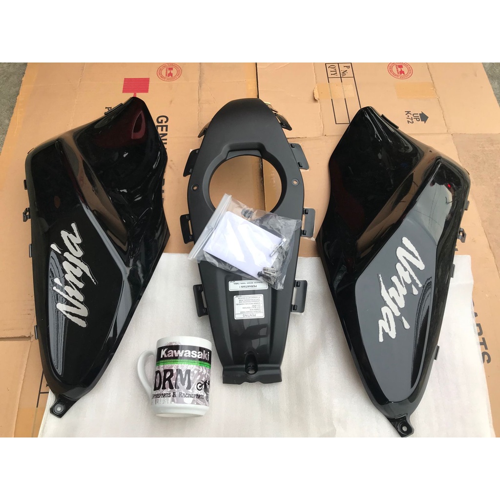Jual Cover Kondom Tangki Kawasaki Ninja RR Original | Shopee Indonesia