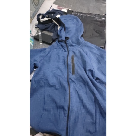 Jual uniqlo parasut | Shopee Indonesia