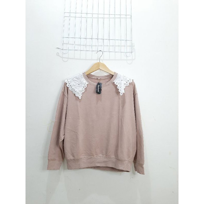 Jual thrift sweater brown shoulder white | Shopee Indonesia