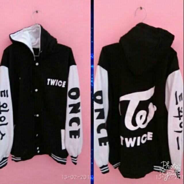 Jual Varsity hoody Twice / Jaket Twice | Shopee Indonesia