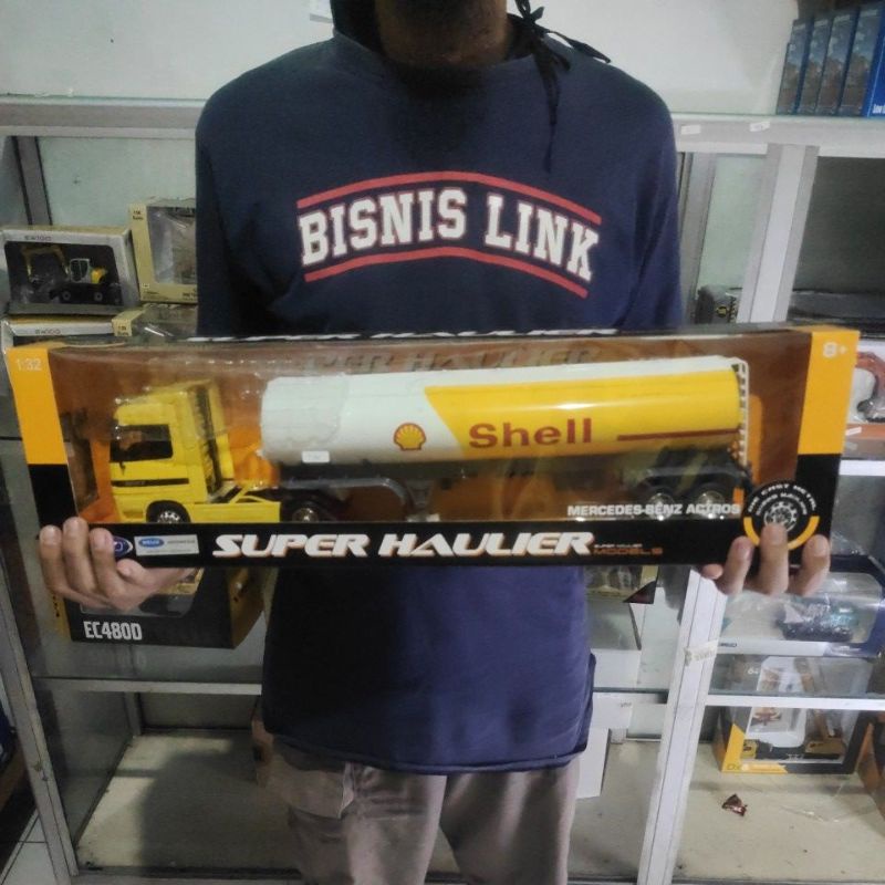 Jual diecast truck trailer Tanki Mercedes Benz transporter shell ...
