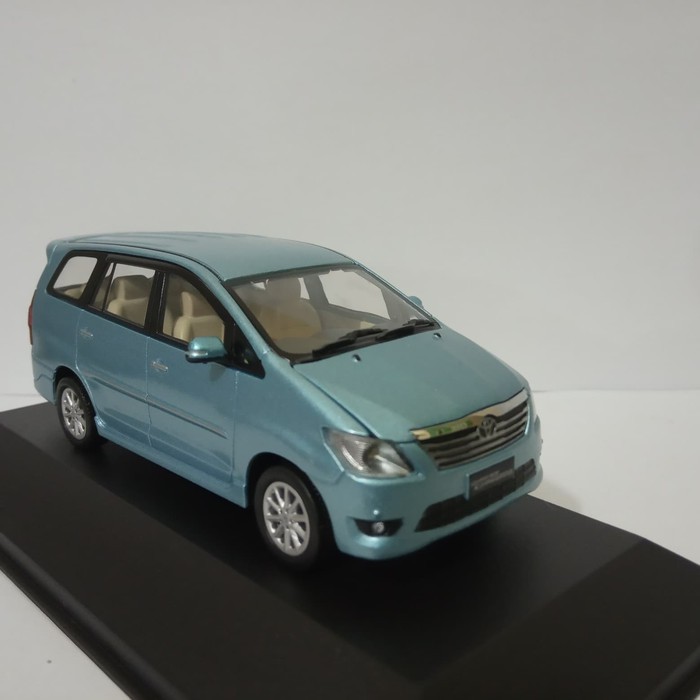 Jual Diecast auto 2000 mobil kijang innova biru skala 43 harga murah ...