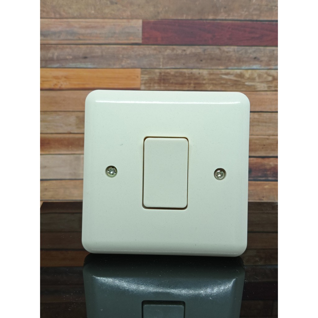 Jual Broco Saklar Engkel 1 Gang 1 Way New Gee Cream Sakelar Single ...