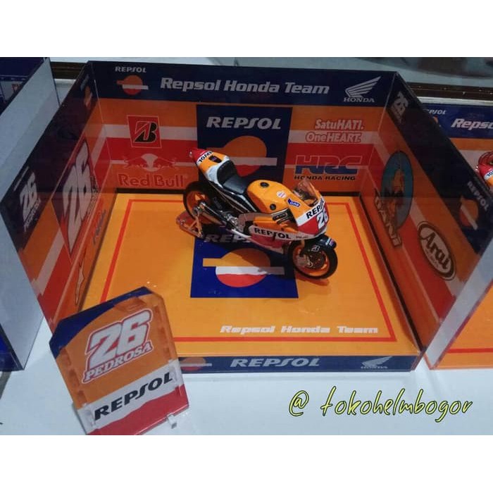 Jual Diecast Motogp - Diecast Ducati - Diecast New Ray Vespa Diorama ...