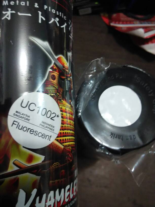 Jual cat semprot pilox pylox SAMURAI paint flourescent white epoxy dasar | Shopee Indonesia