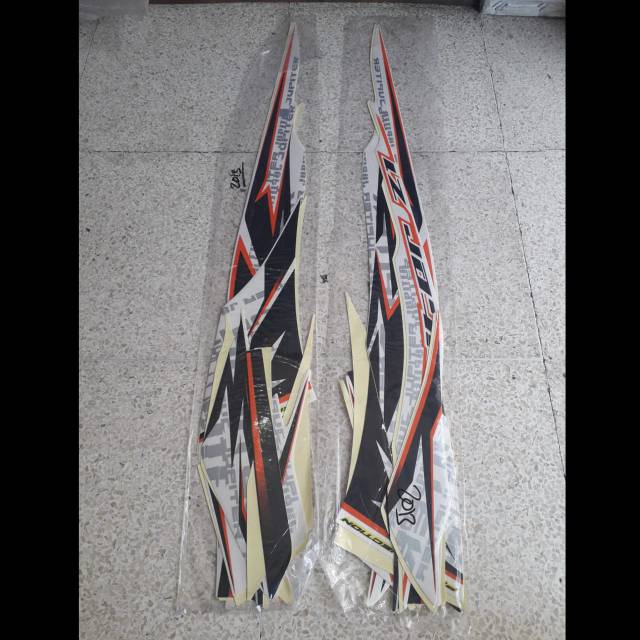Jual Striping sticker standar yamaha jupiter z1 2013 putih oren ...