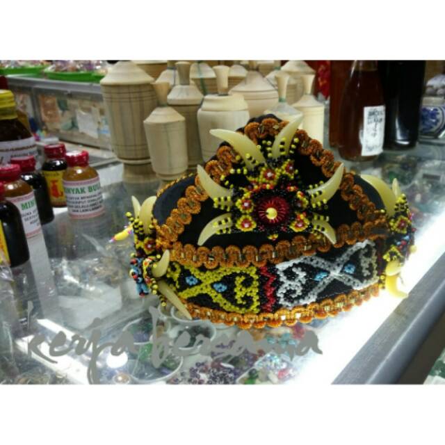 Jual Topi manik dayak taring banyak khas kalimantan selatan | Shopee ...
