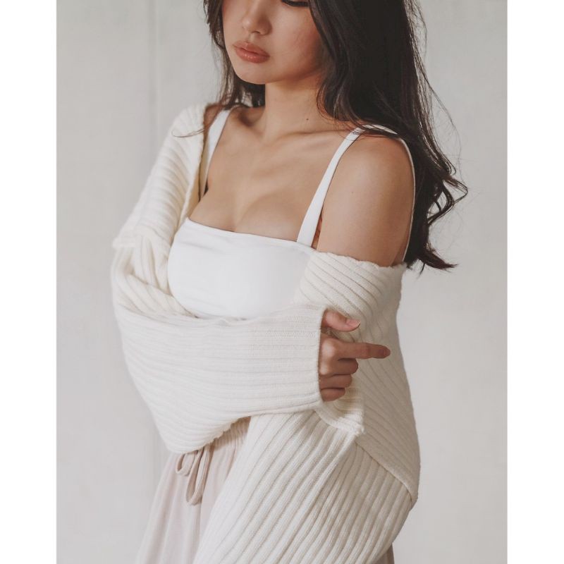 Jual LIAM CROP CARDY BALERO KNIT | Shopee Indonesia
