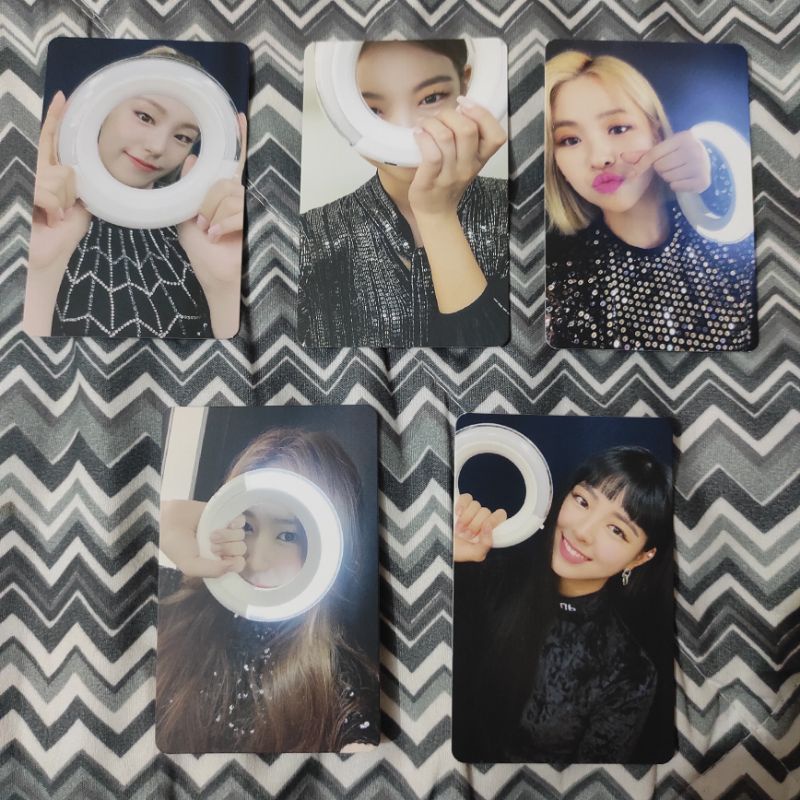 Jual Photocard Itzy Lightring Official | Shopee Indonesia