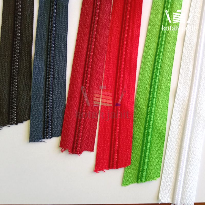 Jual (1 meter) Resleting YKK nomor 5 coil meteran gigi plastik daun ritsleting zipper zip rets ...
