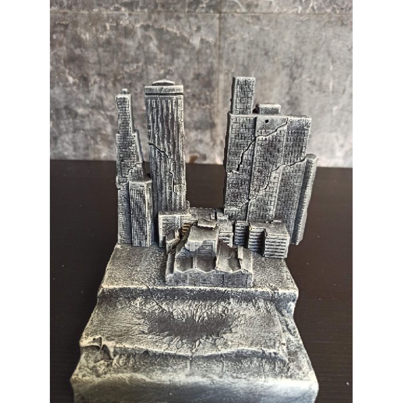 Jual Diorama gedung Gotham City Batman bangunan miniature eksklusif ...