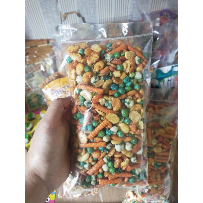 Jual SNACK KILOAN KACANG CAMPUR/POLONG MIX REPACK 250 GRAM | Shopee ...