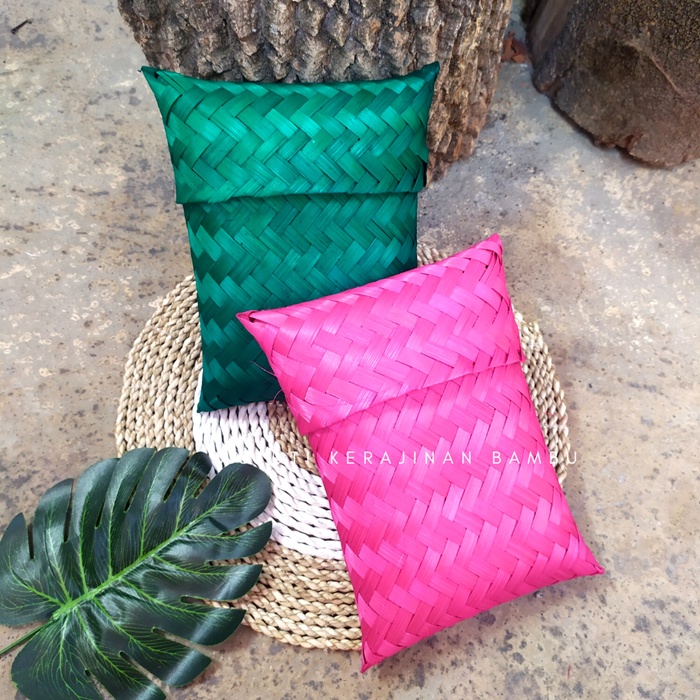 Jual Dompet Lancip M Warna 20 x 15 cm Berdiri/Dompet Anyaman Bambu ...