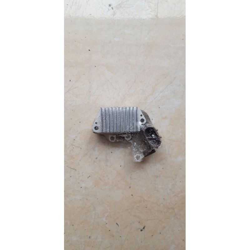 Jual ic alternator 12v soket oval K3 kecil | Shopee Indonesia