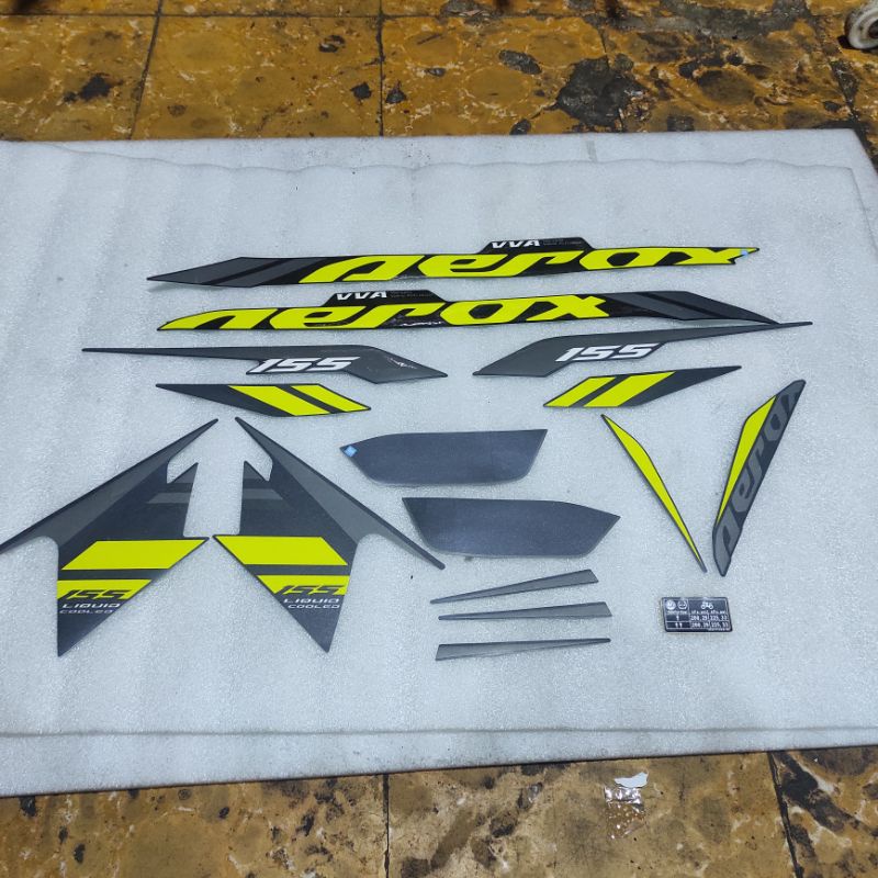 Jual Stiker stripping striping decal Graphic Yamaha Aerox 155 VVA Dark ...