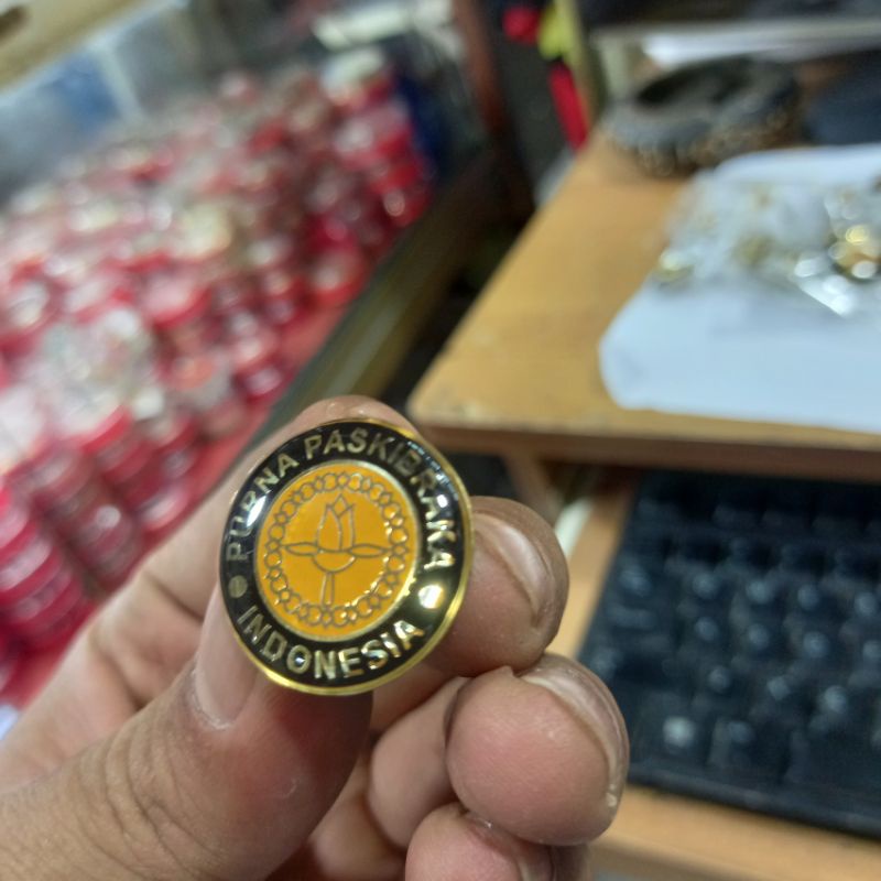 Jual pin purna paskibaraka / purna paskibraka indonesia / pin PPI | Shopee Indonesia