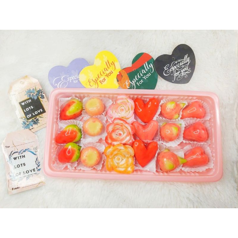 Jual Kue Lukchup Hampers Pink Kue Hampers Gift Love Kue Buah Mini ...