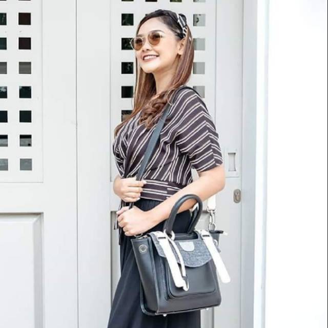 Jual Ellie Mb Bag Black | Shopee Indonesia