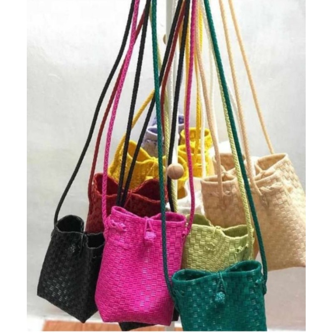 Jual tas anyam jali/ tas slimbag / tas selempang / tas hp dan dompet ...