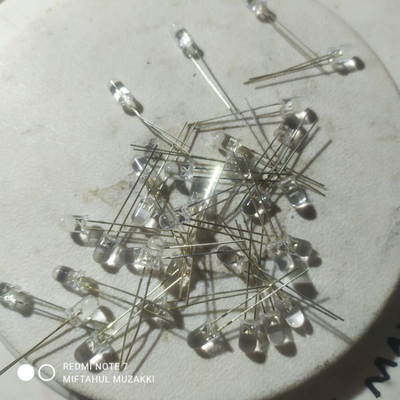 Jual lampu LED 5mm bening berbagai warna | Shopee Indonesia