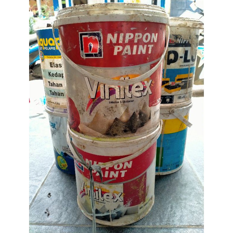 Jual Ember Cat bekas 5kg 4pcs (belum dibersihkan) | Shopee Indonesia