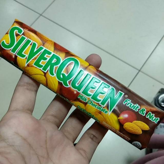 Jual SILVERQUEEN FRUIT & NUT MILK CHOCOLATE SILVER QUEEN 30GR | Shopee ...
