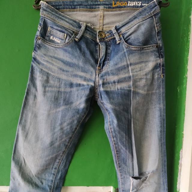 Jual logo jeans ripped preloved | Shopee Indonesia